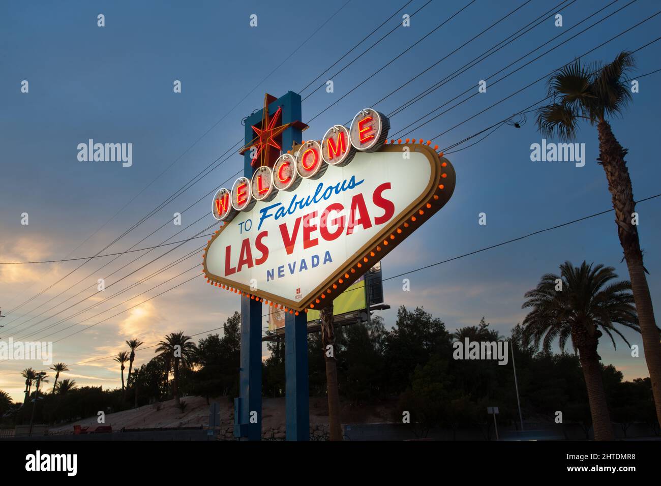 Las vegas welcome sign sunset hi-res stock photography and images - Alamy