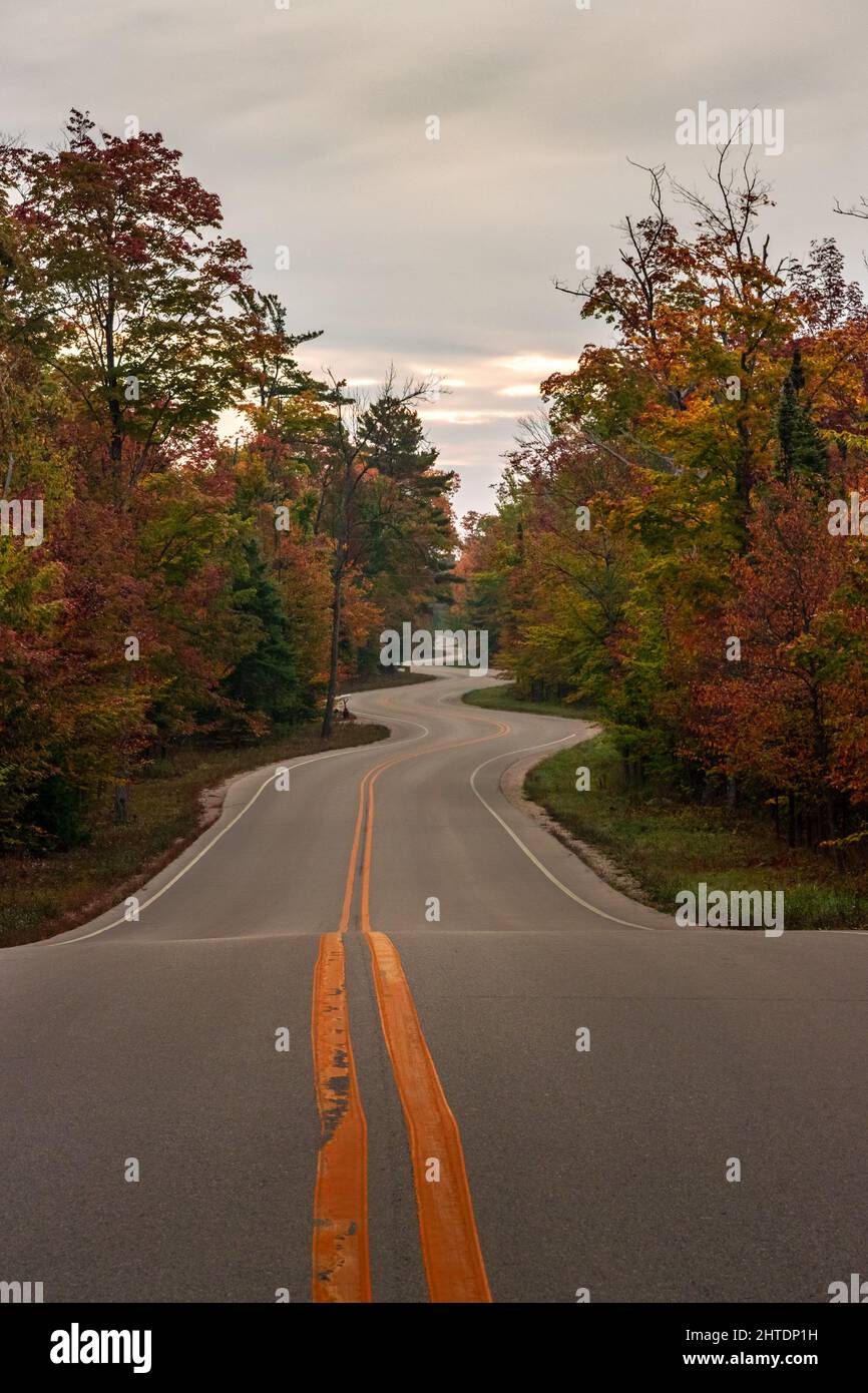 Curvy way hi-res stock photography and images - Alamy