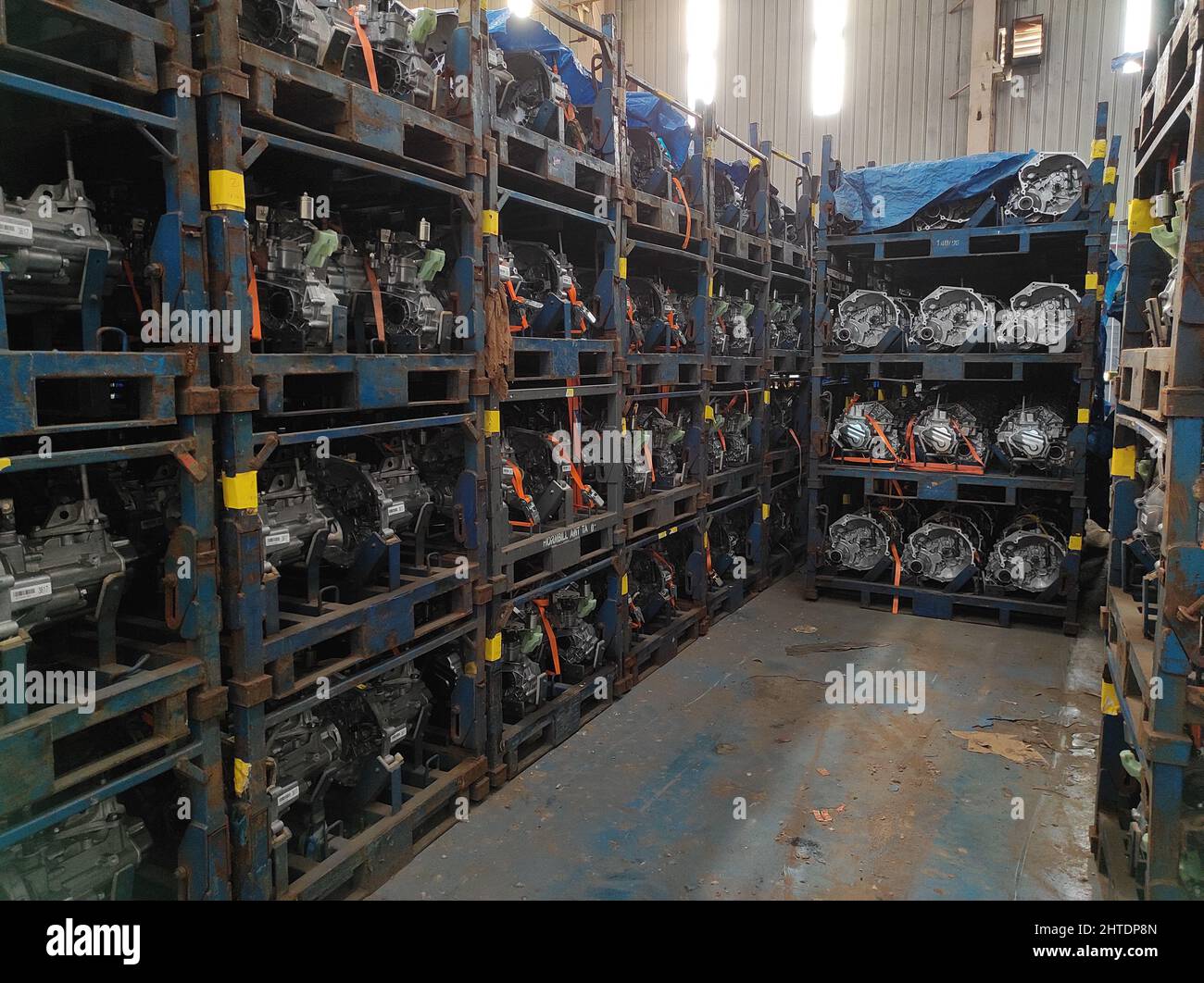 Car factory india hi-res stock photography and images - Alamy