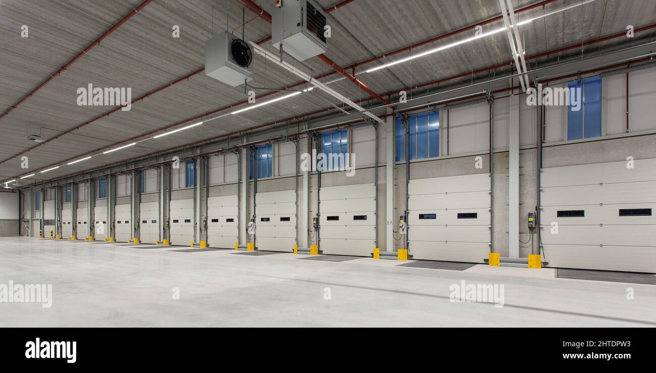 Loading docks interior hi-res stock photography and images - Alamy