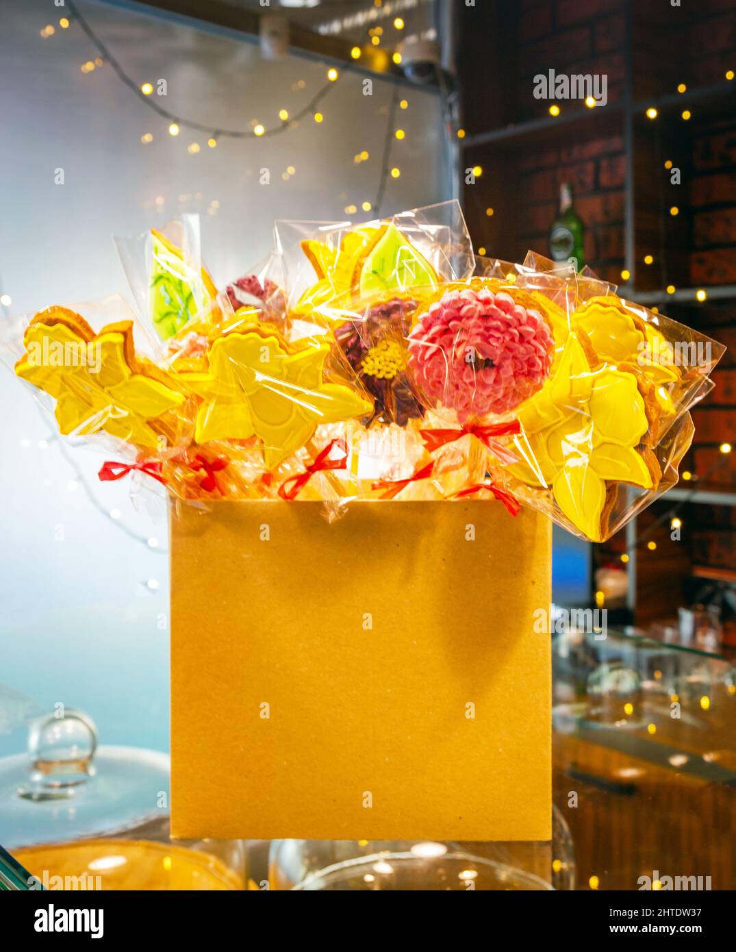 Cellophane wrapping hi-res stock photography and images - Alamy