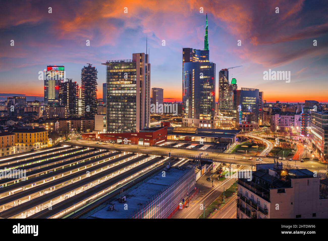 Porta nuova milano sunrise hi-res stock photography and images - Alamy