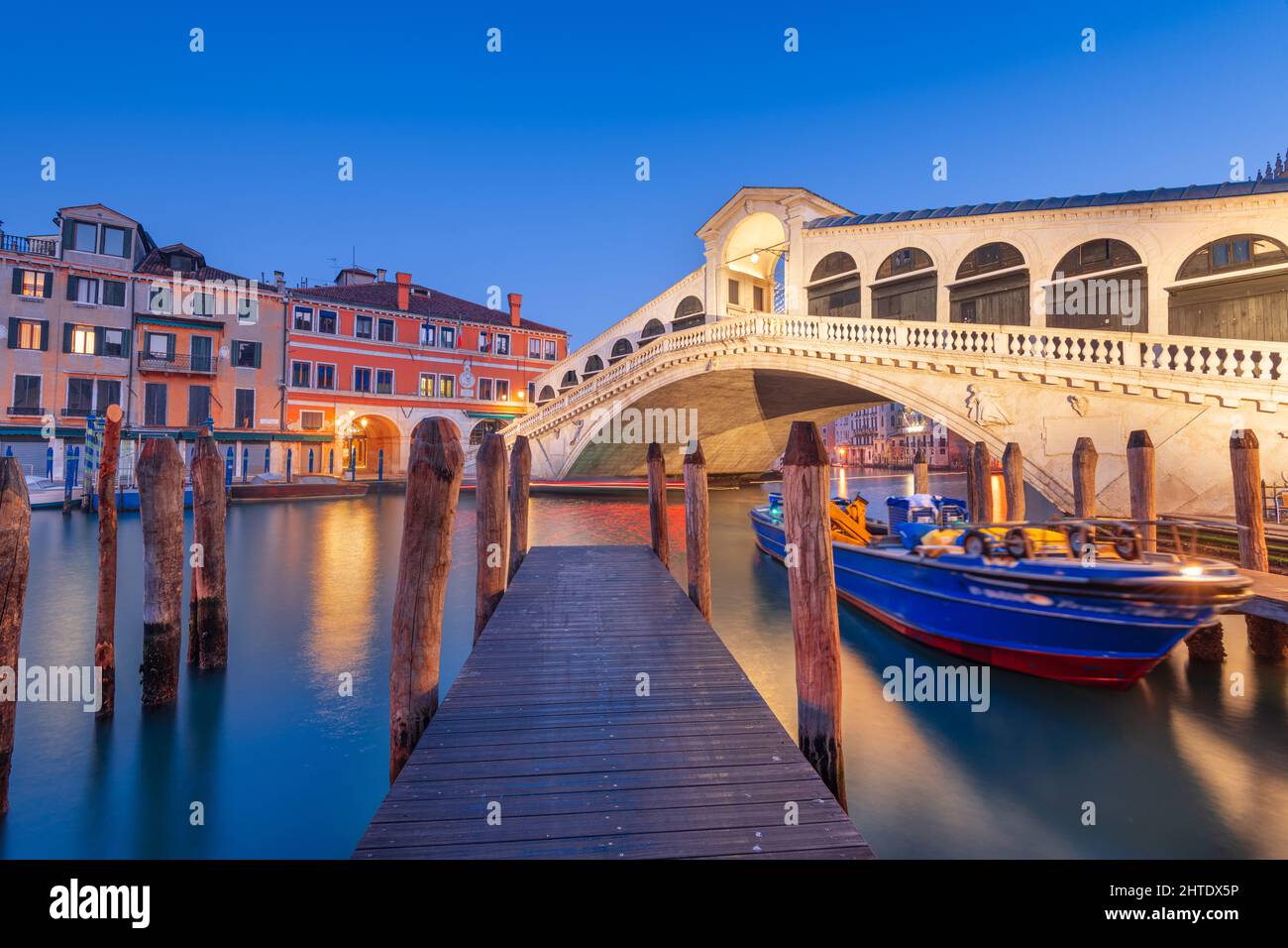 Renaissance bridge hi-res stock photography and images - Alamy