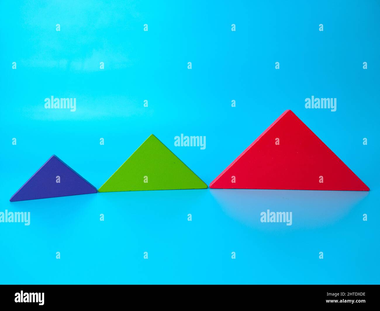 Tangrams hi-res stock photography and images - Alamy