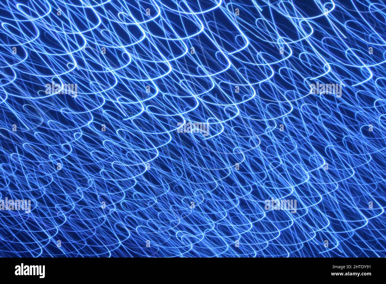 Illustration of multiple wave-like electrons in the light source ...