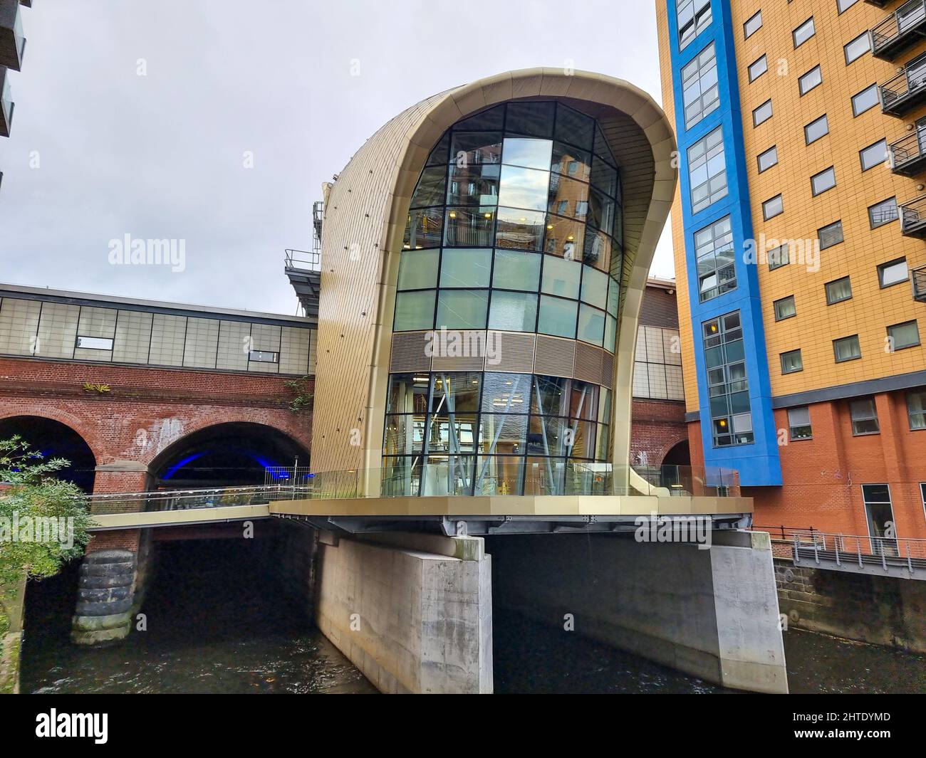 Outside railway hi-res stock photography and images - Alamy