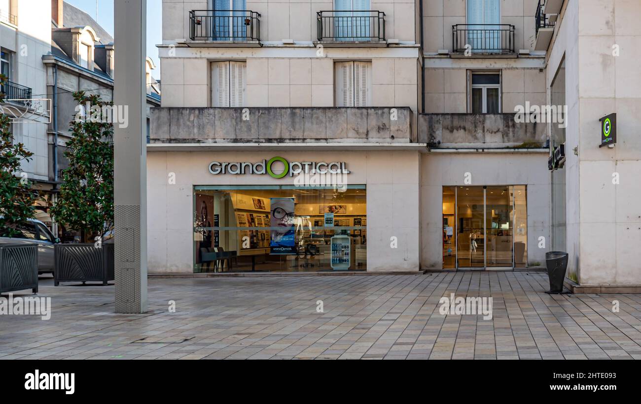 GRAND OPTICAL store facade on a street in France Stock Photo - Alamy