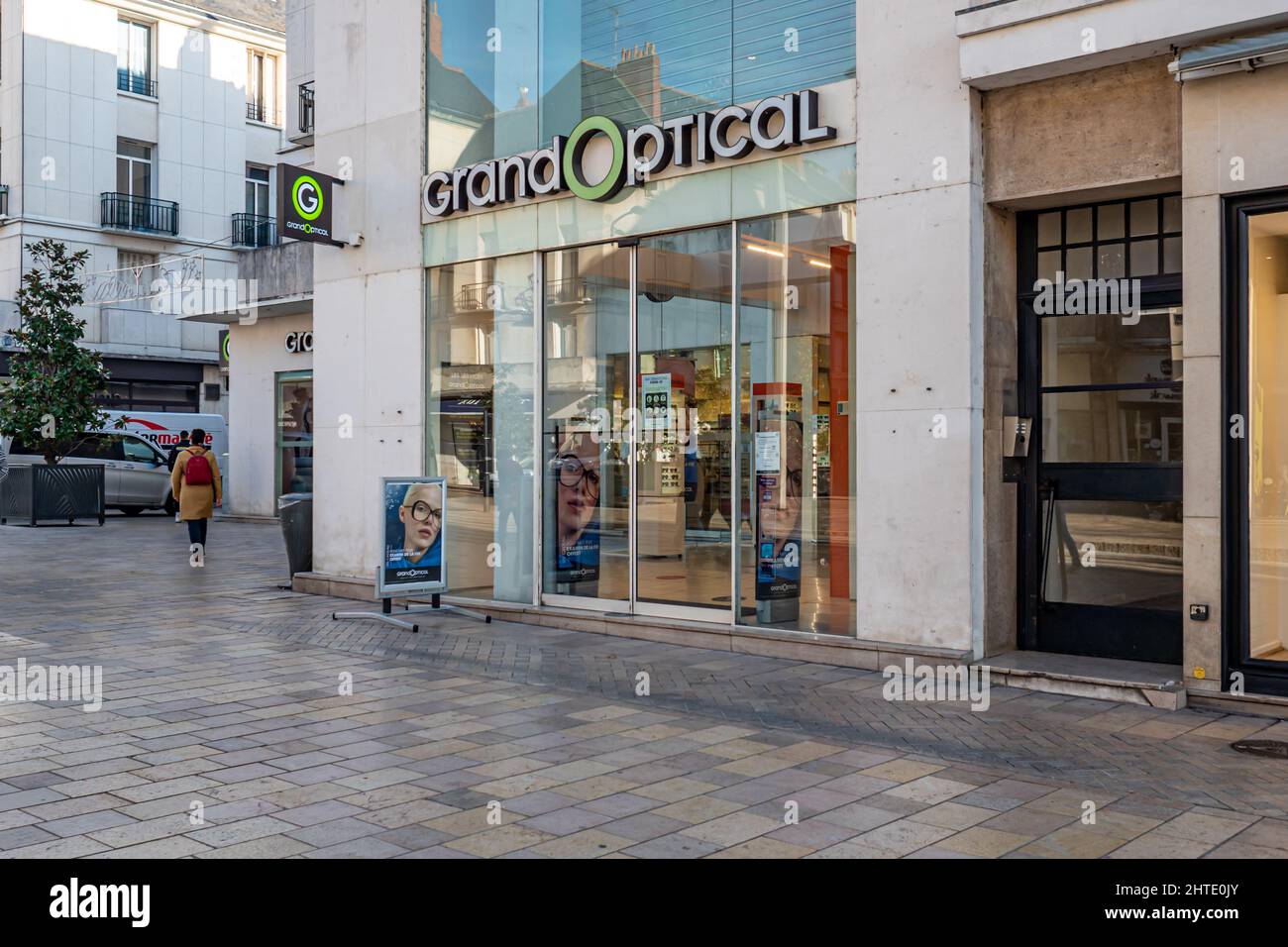GRAND OPTICAL store facade on a street in France Stock Photo - Alamy
