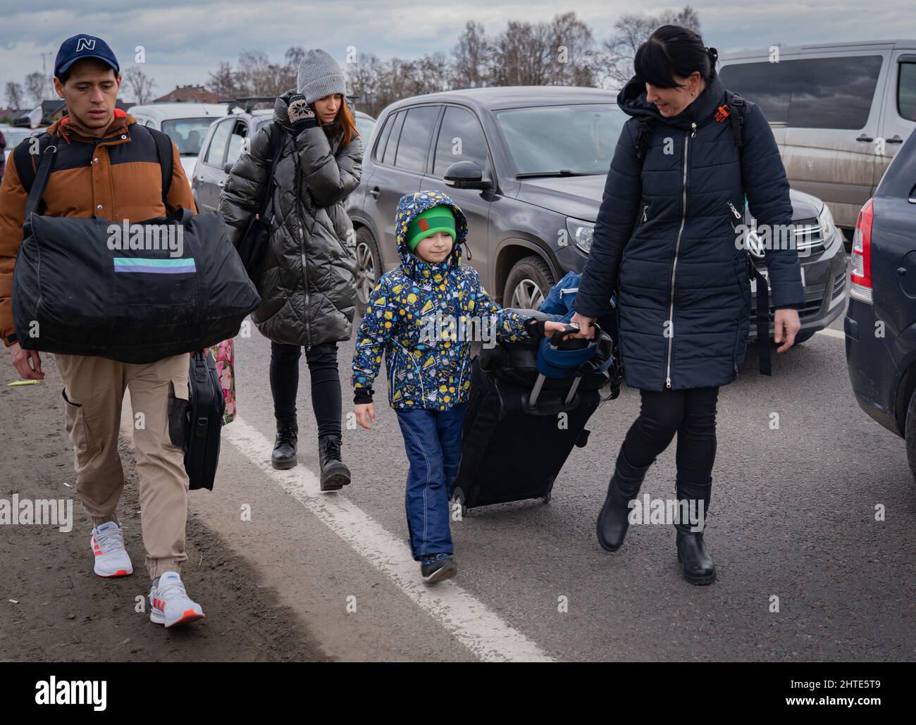 Desperation grows at Ukraine border as more than half a million ...