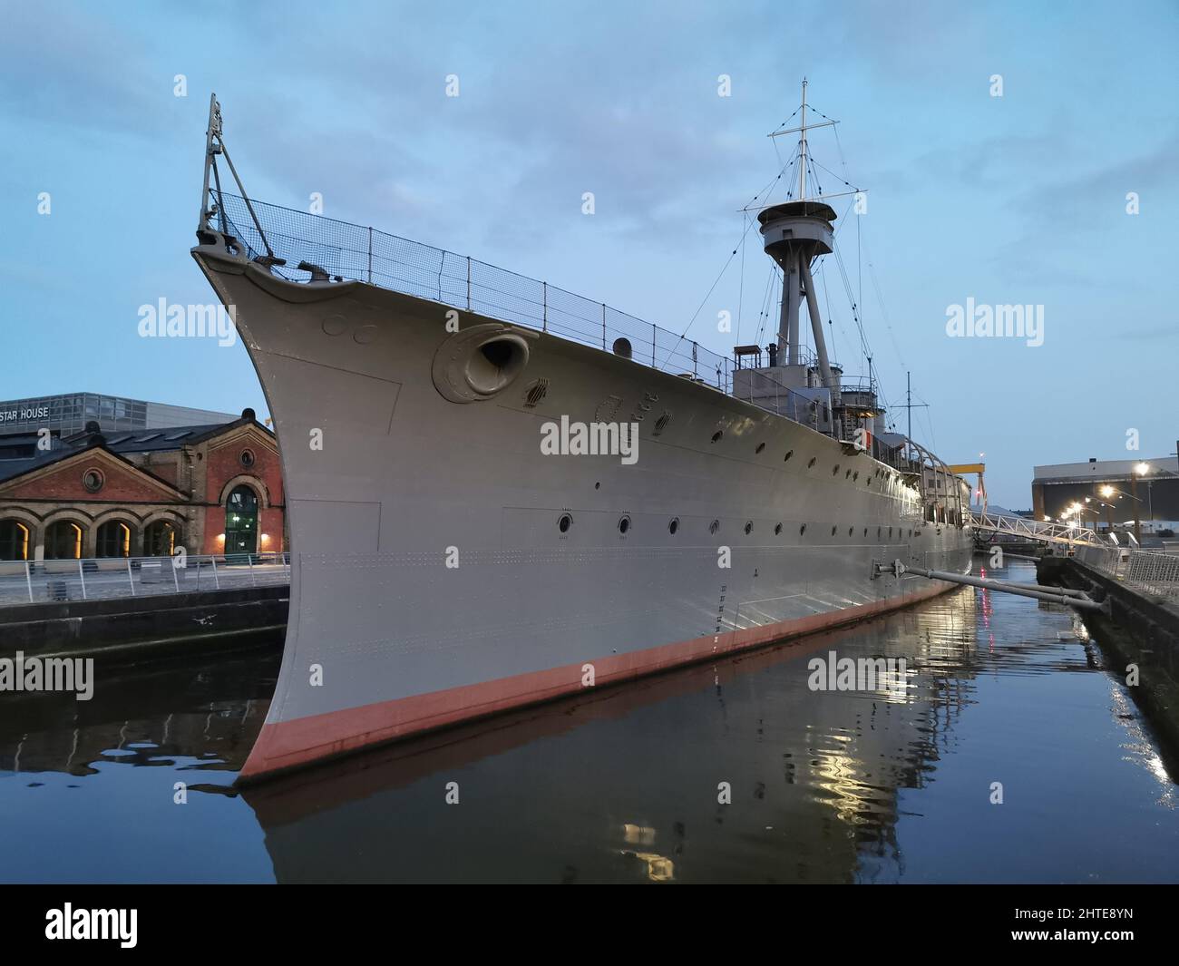 Perspective shot of a huge Caroline ship in the sea in the background ...