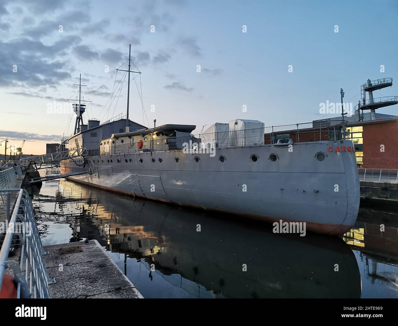 Perspective shot of a huge Caroline ship in the sea in the background ...