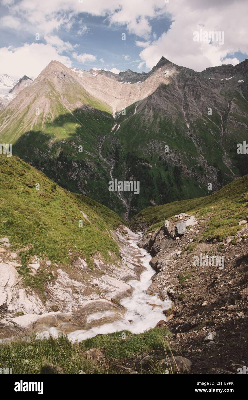 Vertical landscape landscapes hi-res stock photography and images - Alamy