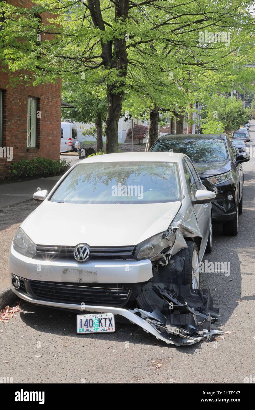 Volkswagen damage hi-res stock photography and images - Alamy