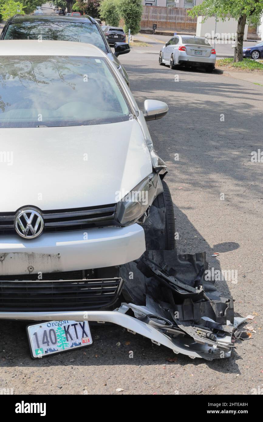 Volkswagen damage hi-res stock photography and images - Alamy
