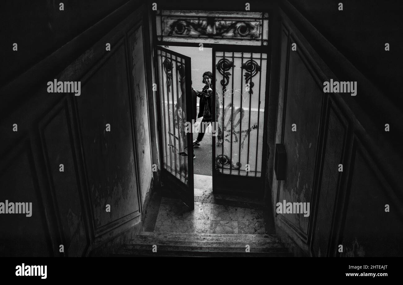 Passing open door hi-res stock photography and images - Alamy