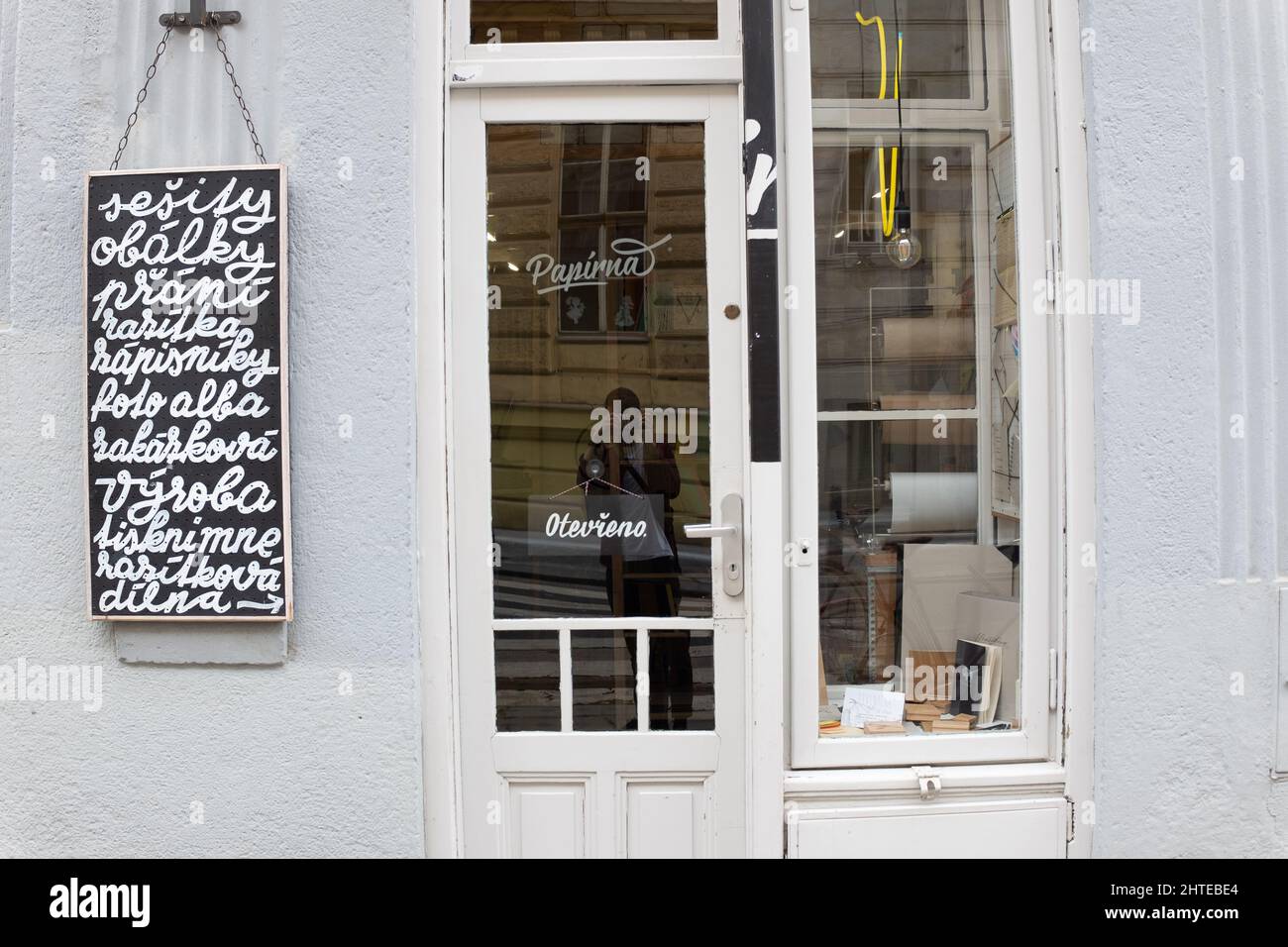 Handwritten signs hi-res stock photography and images - Alamy