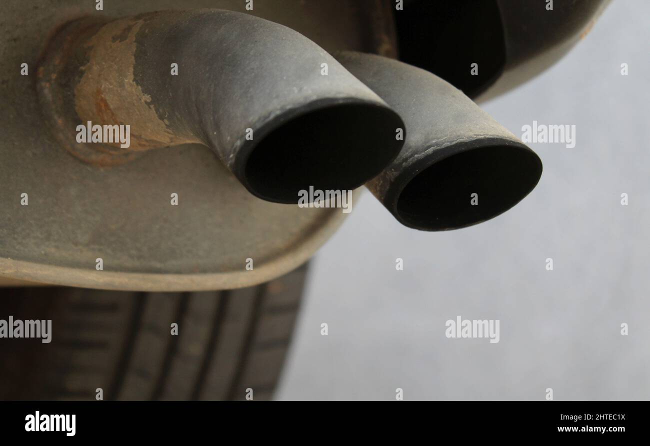 Old car pollution tailpipe hi-res stock photography and images - Alamy