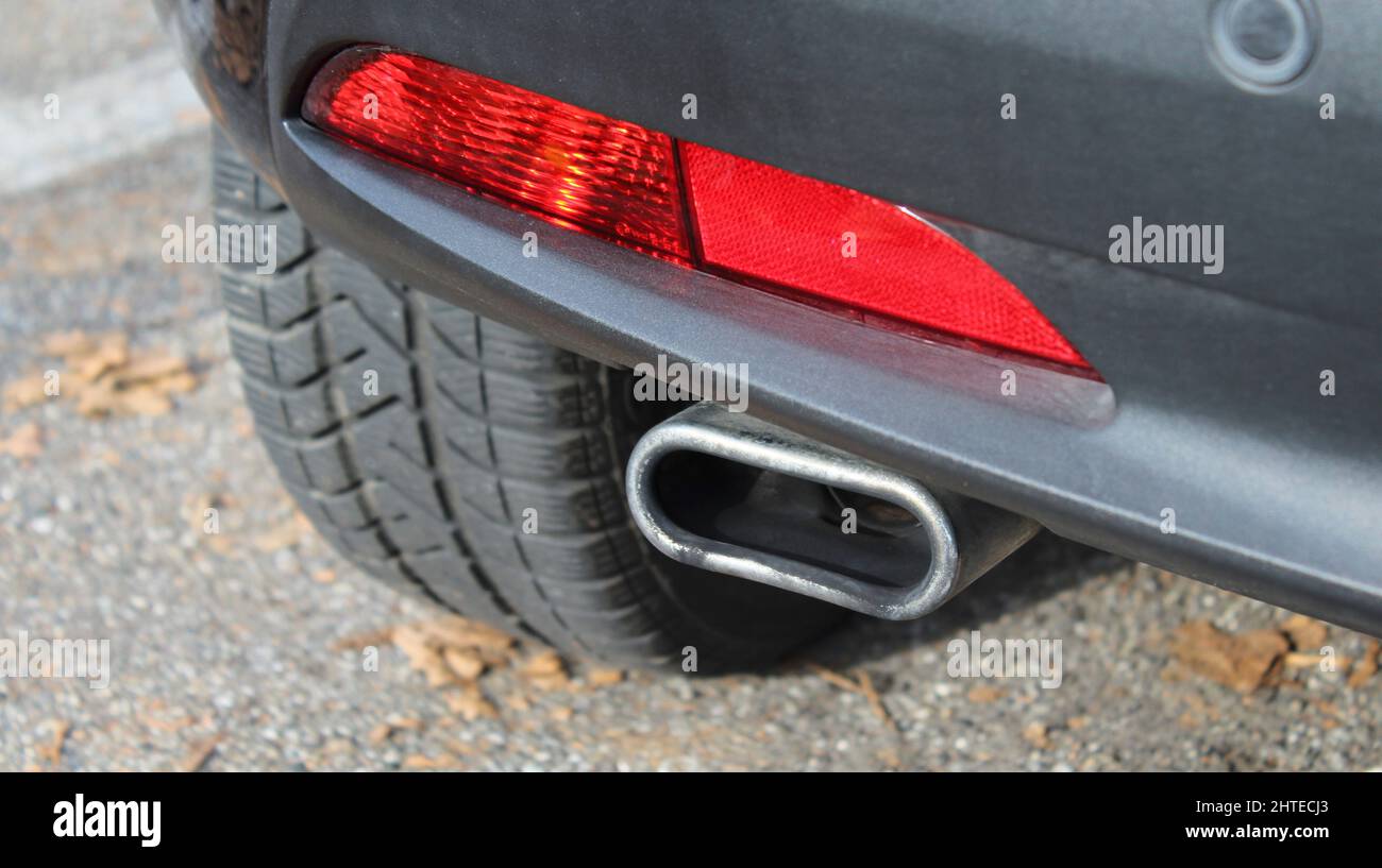 Old car pollution tailpipe hi-res stock photography and images - Alamy