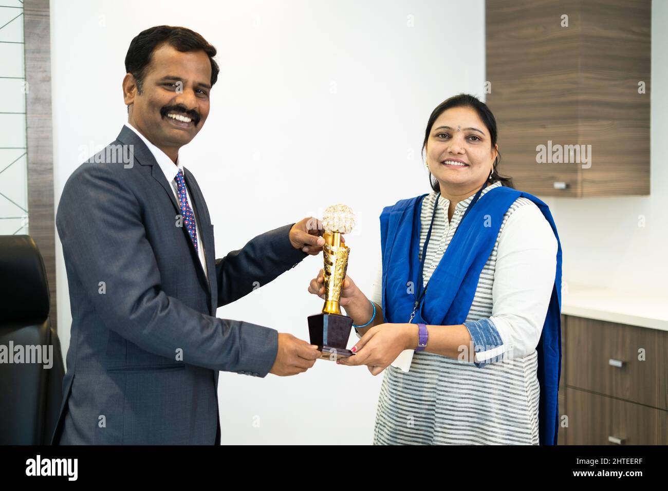 Employee award hi-res stock photography and images - Alamy