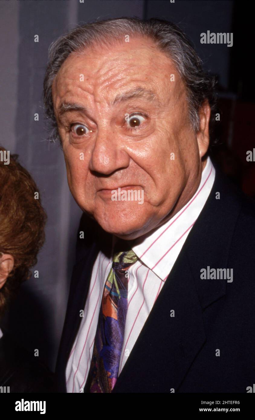 Bill Dana 1988 Credit: Ralph Dominguez/MediaPunch Stock Photo - Alamy