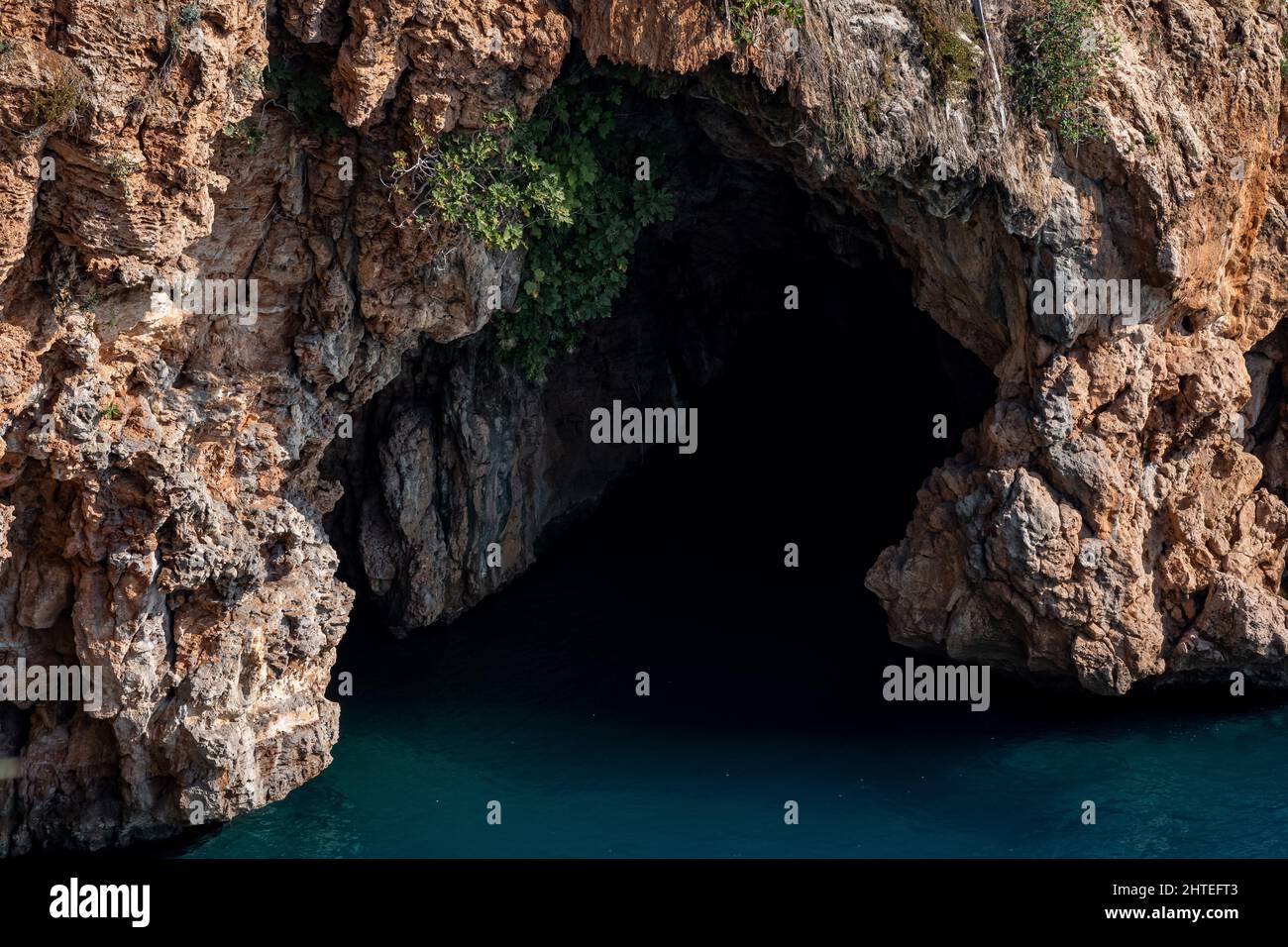 Littoral cave hi-res stock photography and images - Alamy