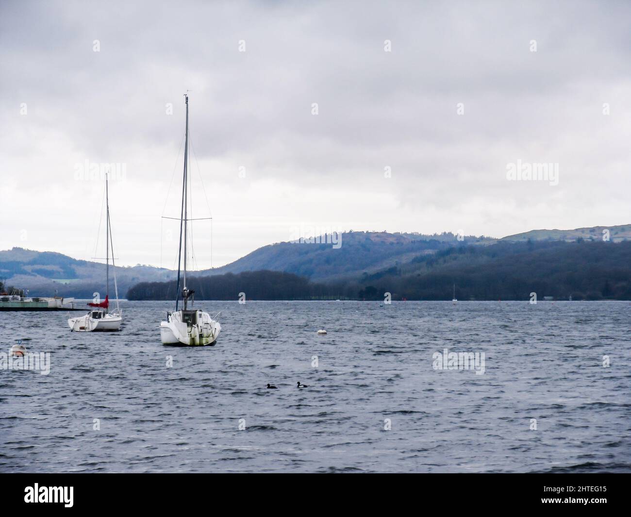 Blue water windermere hi-res stock photography and images - Alamy