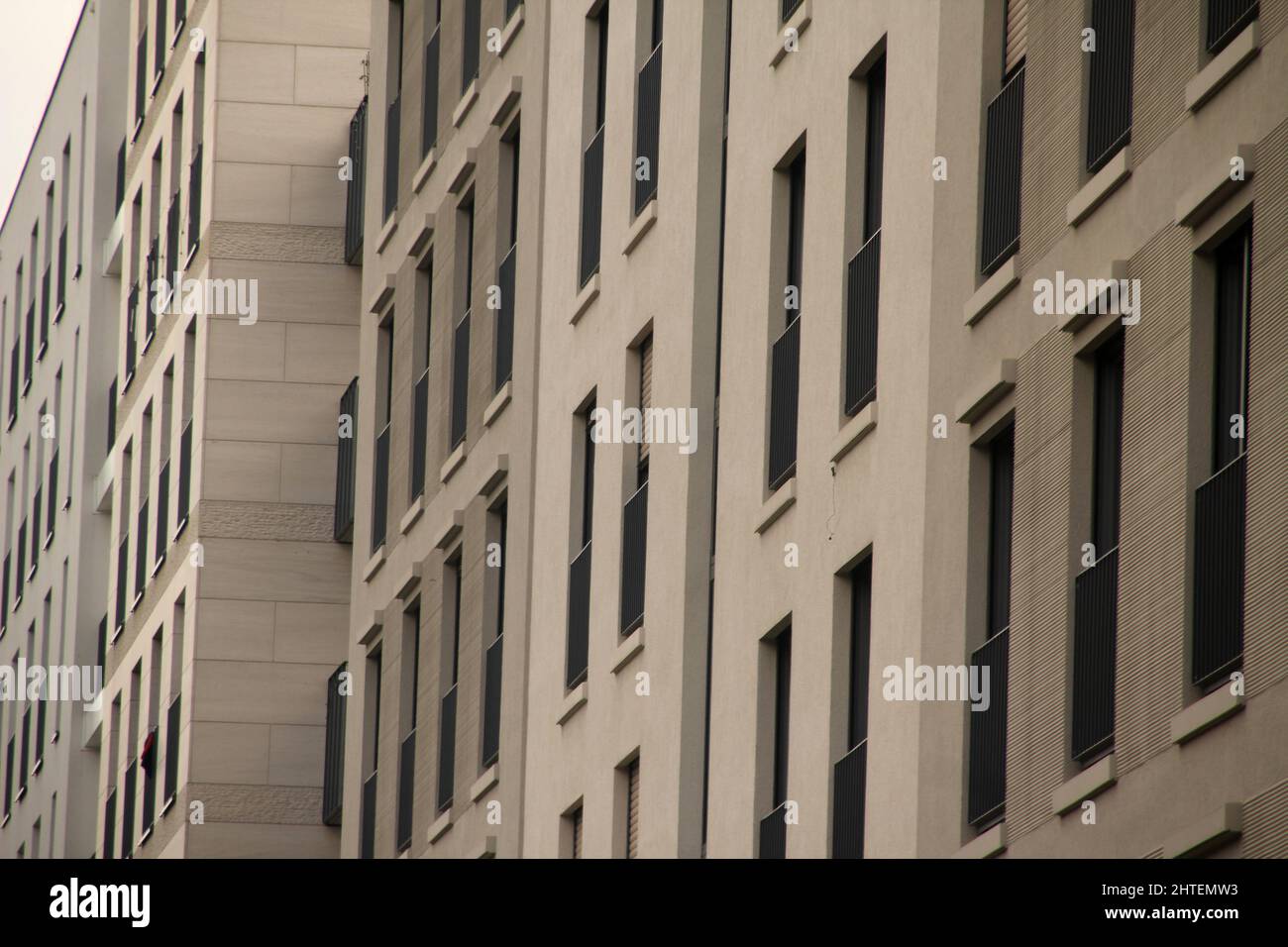 Block of modern apartment buildings in the daylight in Frankfurt ...