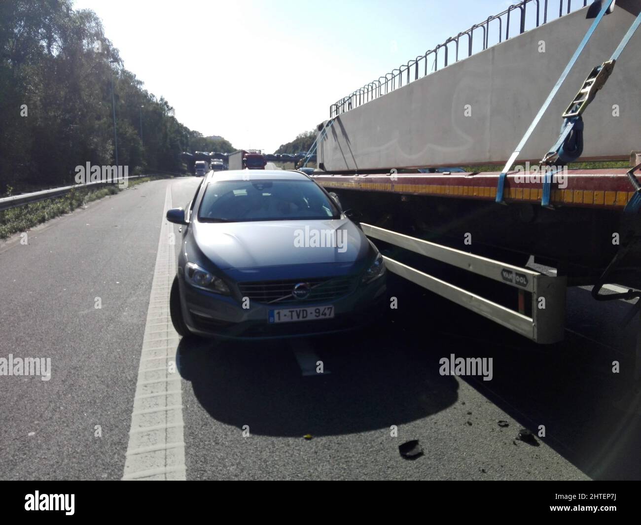 Accident between two cars hi-res stock photography and images - Alamy