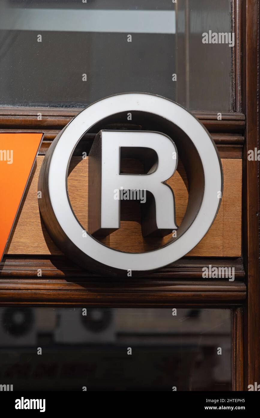 3d Symbol R in Circle Registered Trademark Sign Stock Photo - Alamy