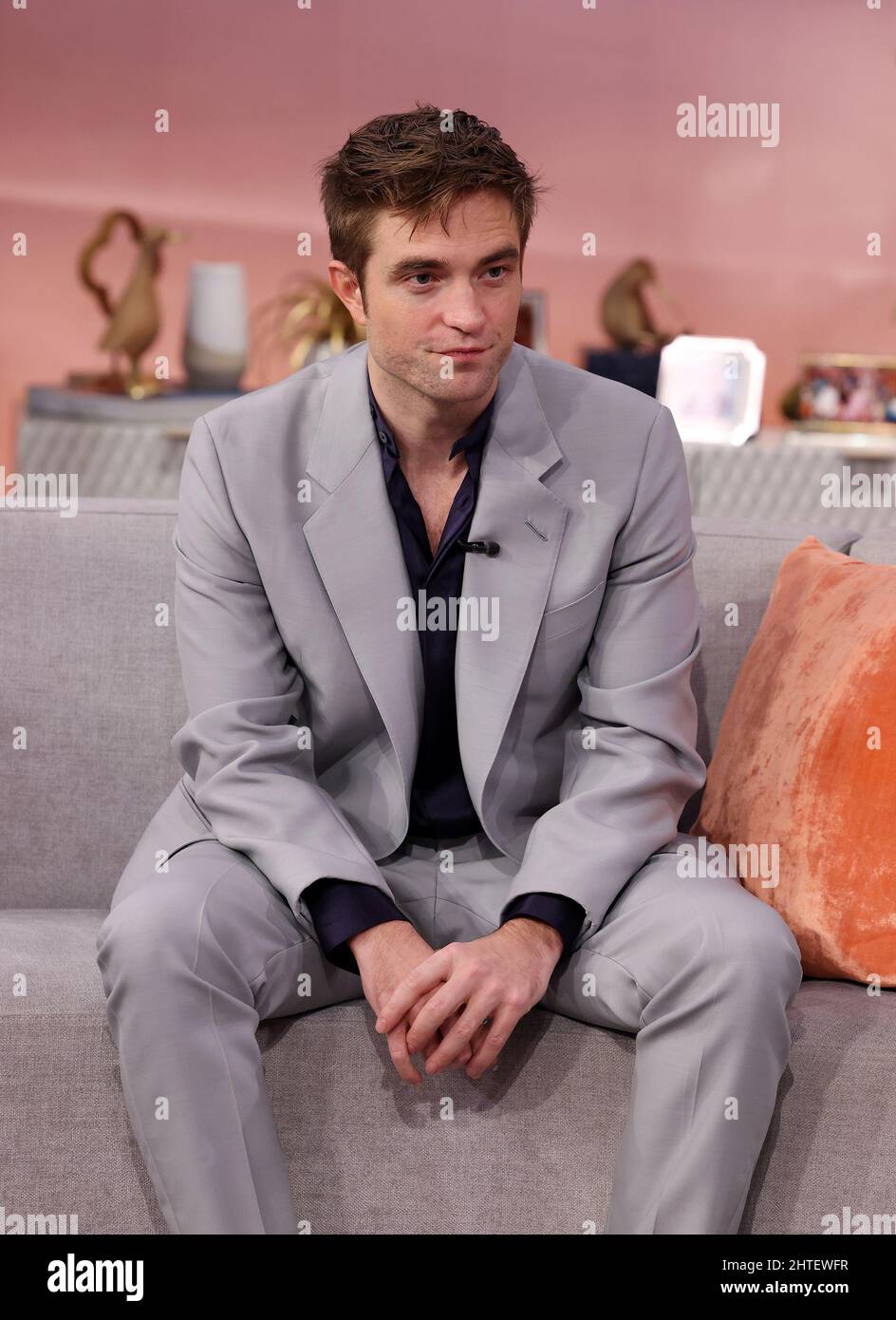 Robert pattinson batman art hi-res stock photography and images - Alamy