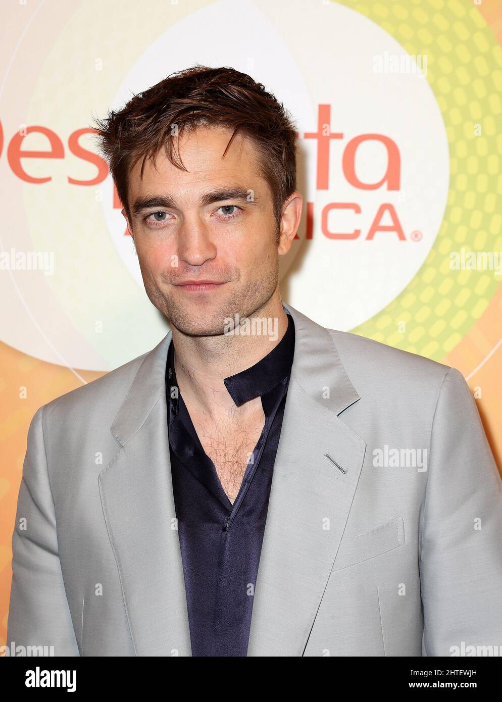 Robert pattinson batman art hi-res stock photography and images - Alamy