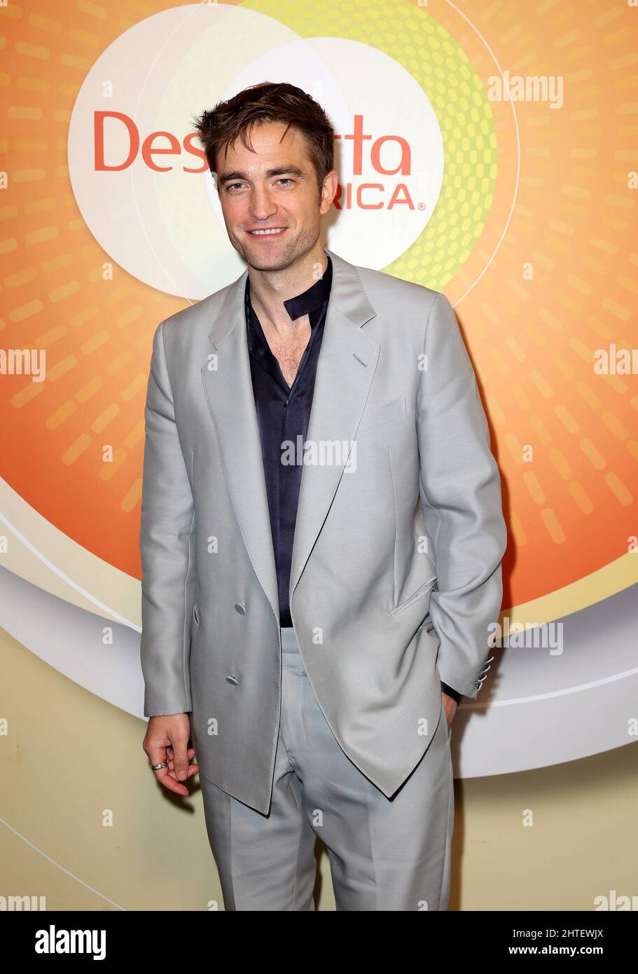 Robert pattinson batman art hi-res stock photography and images - Alamy