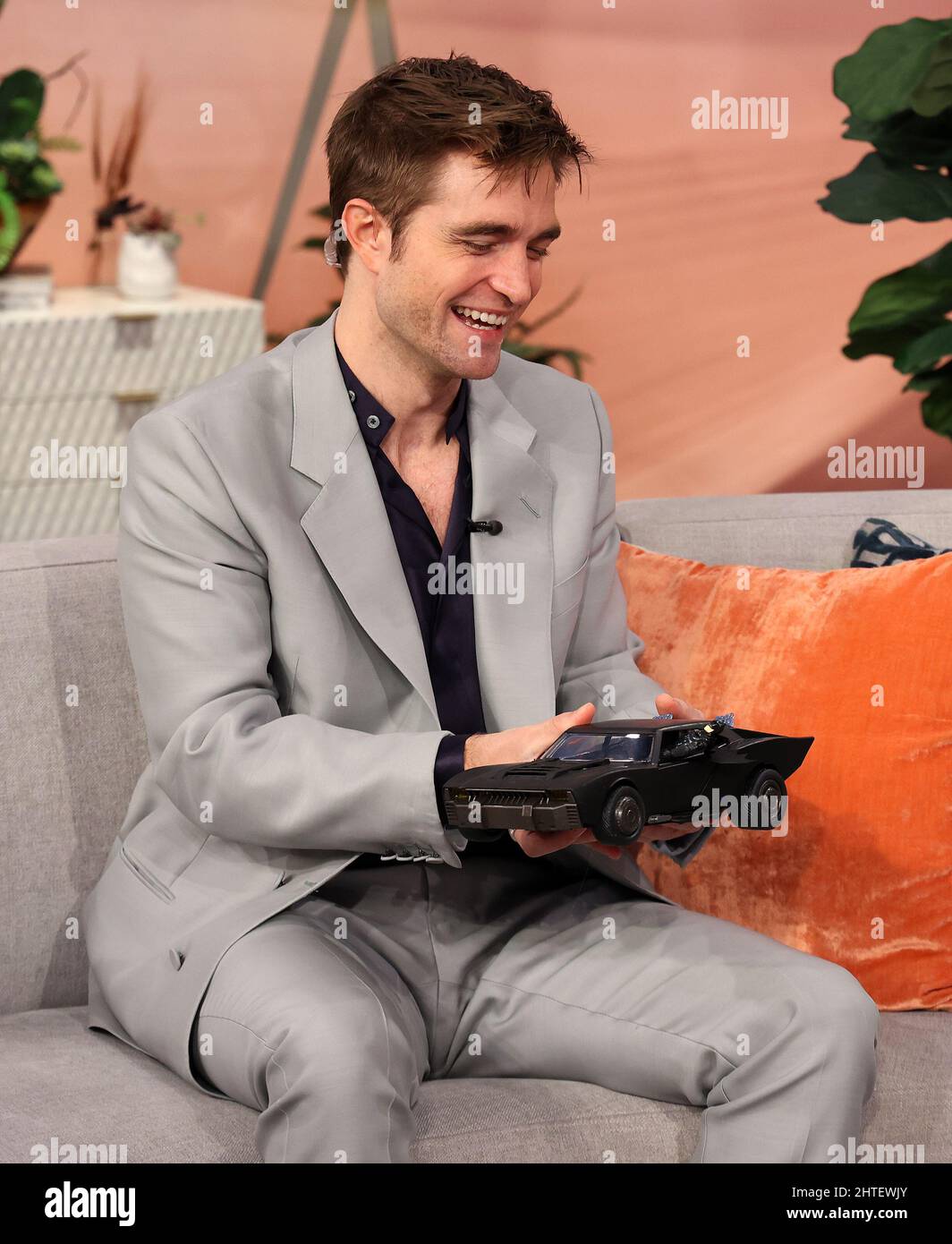 Robert pattinson batman art hi-res stock photography and images - Alamy