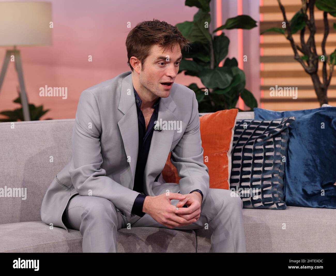 Robert pattinson batman art hi-res stock photography and images - Alamy