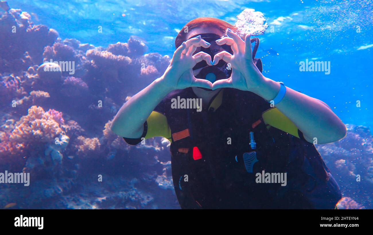 Diving suit deep sea hi-res stock photography and images - Alamy