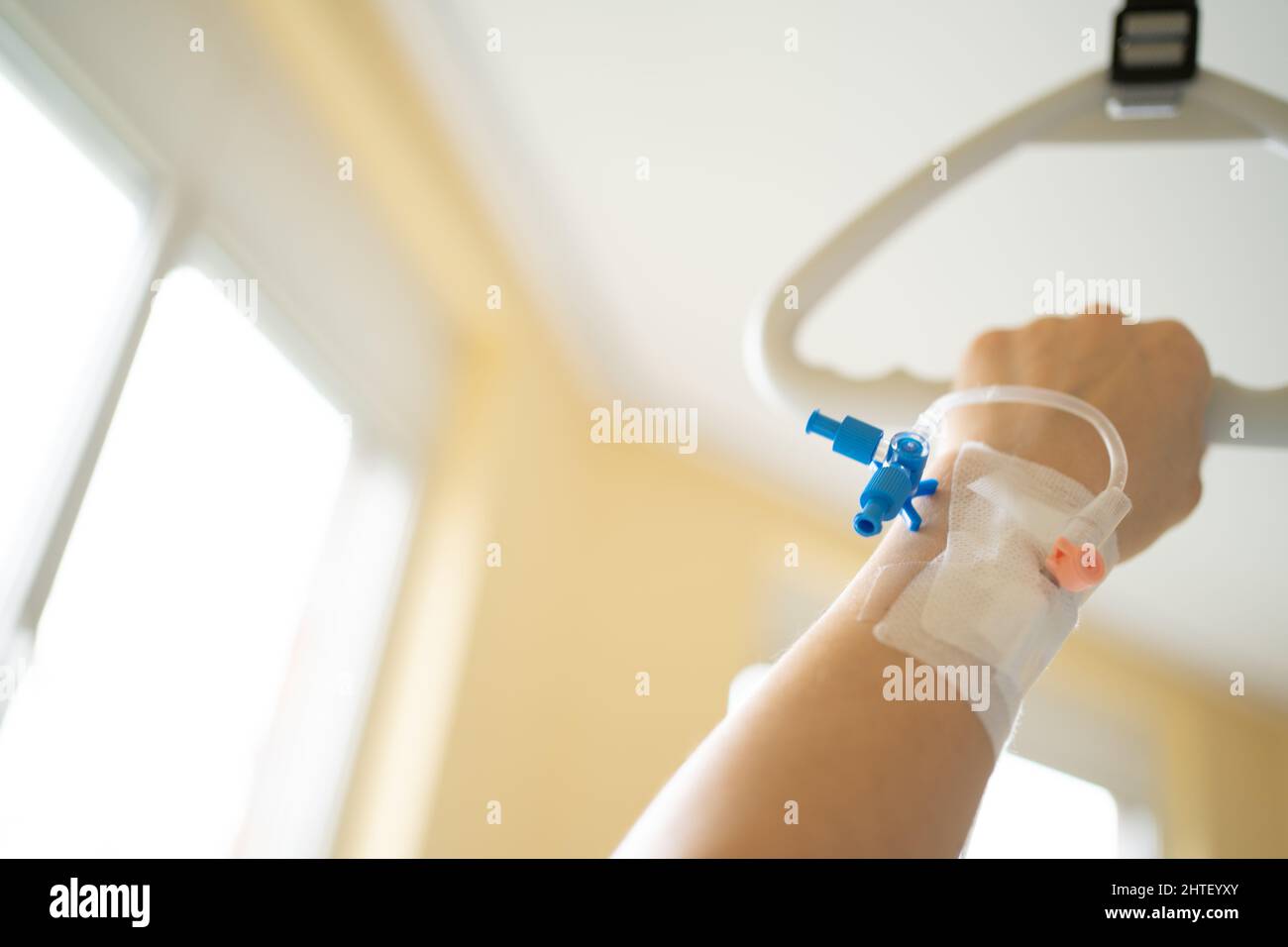 Young woman in the hospital after surgery Stock Photo - Alamy
