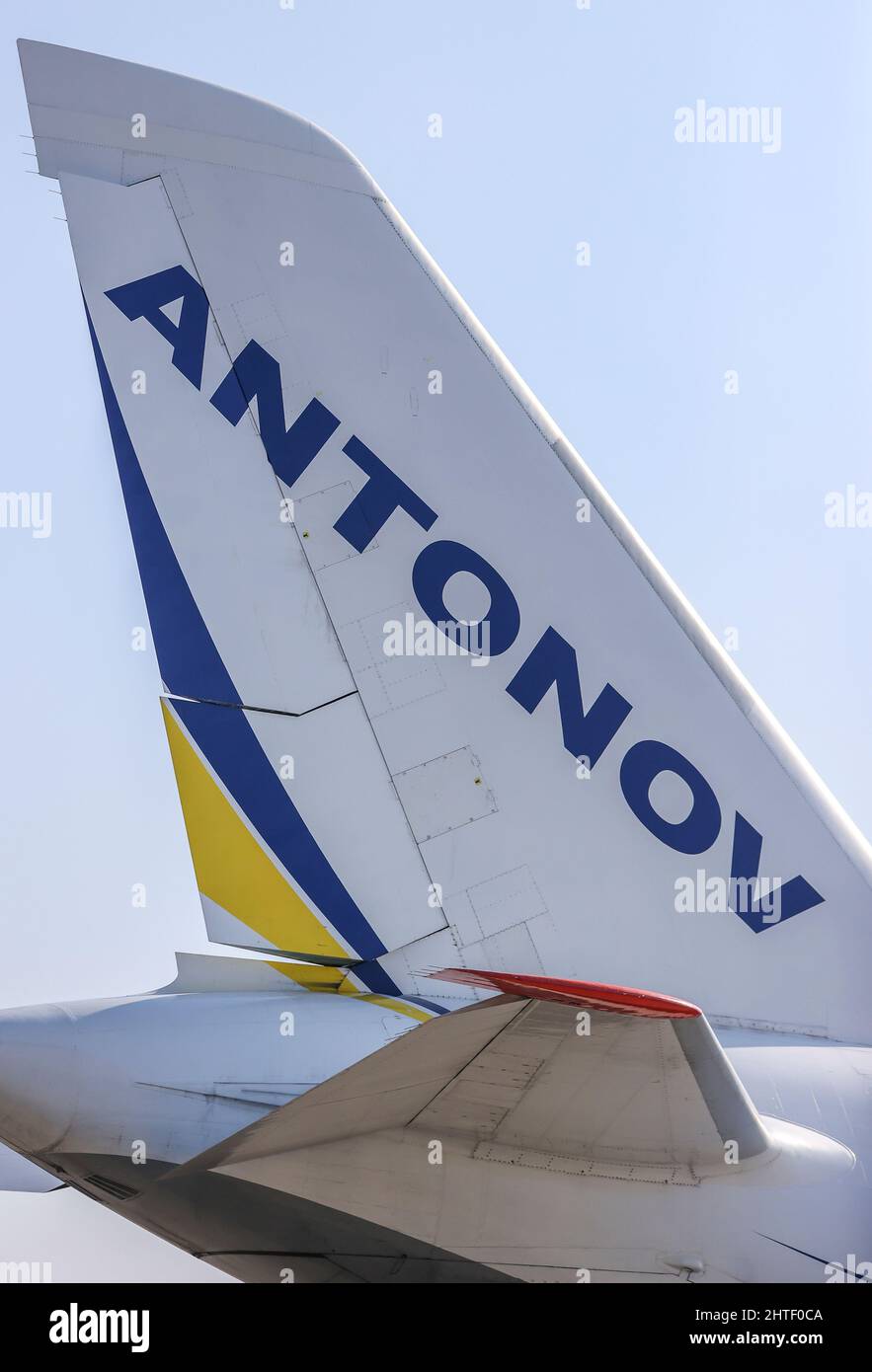 Antonov airlines hi-res stock photography and images - Alamy
