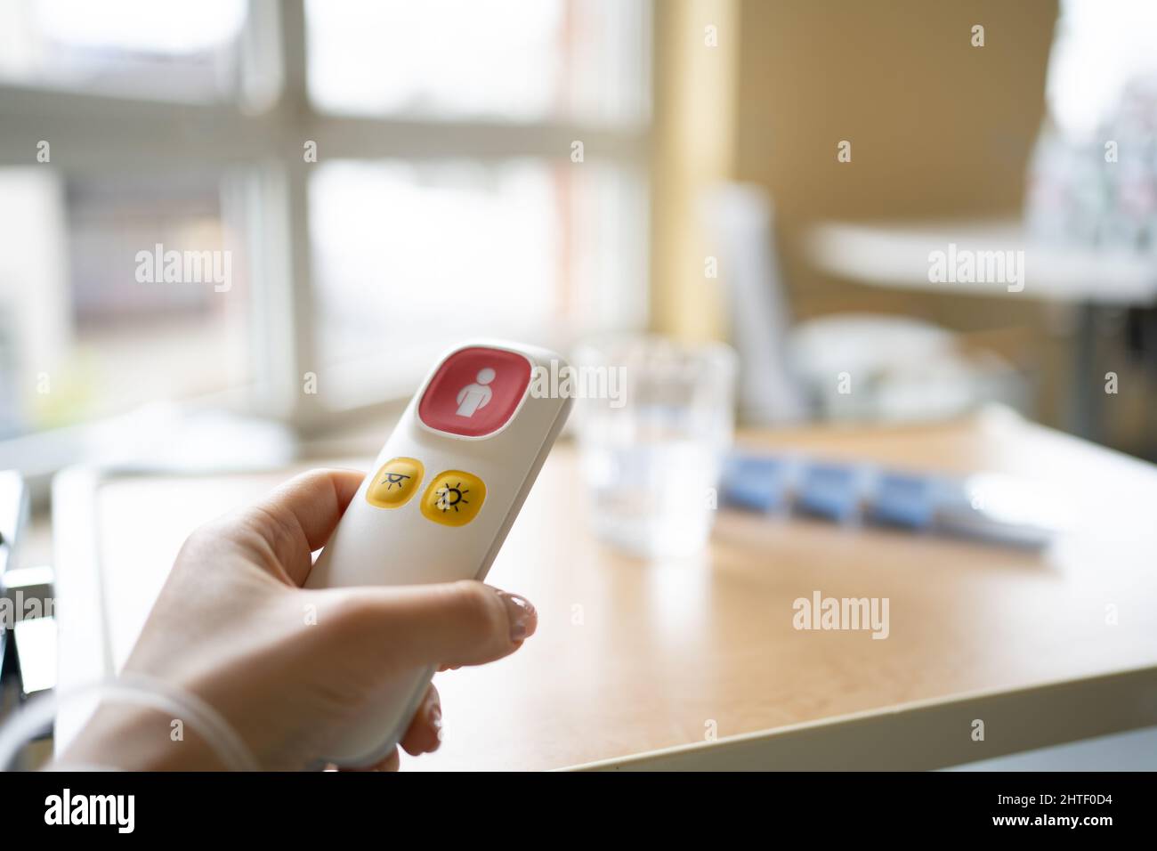 Young woman in the hospital after surgery Stock Photo - Alamy