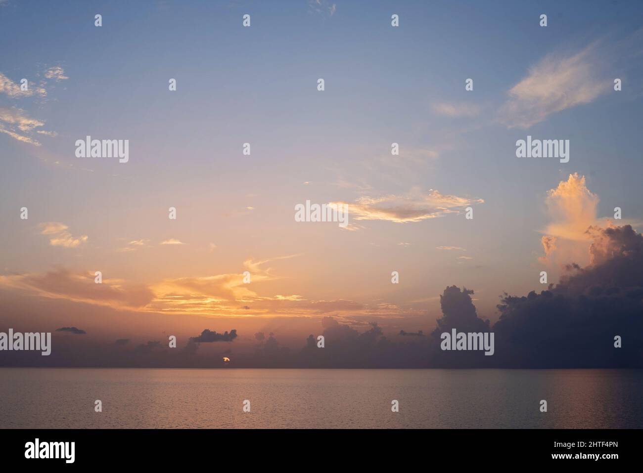 Flat calm ocean hi-res stock photography and images - Alamy