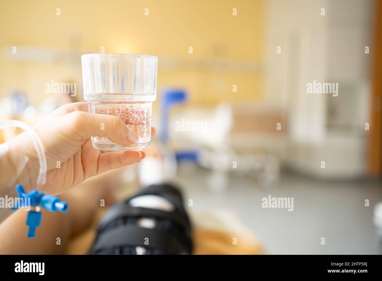Young woman in the hospital after surgery Stock Photo - Alamy