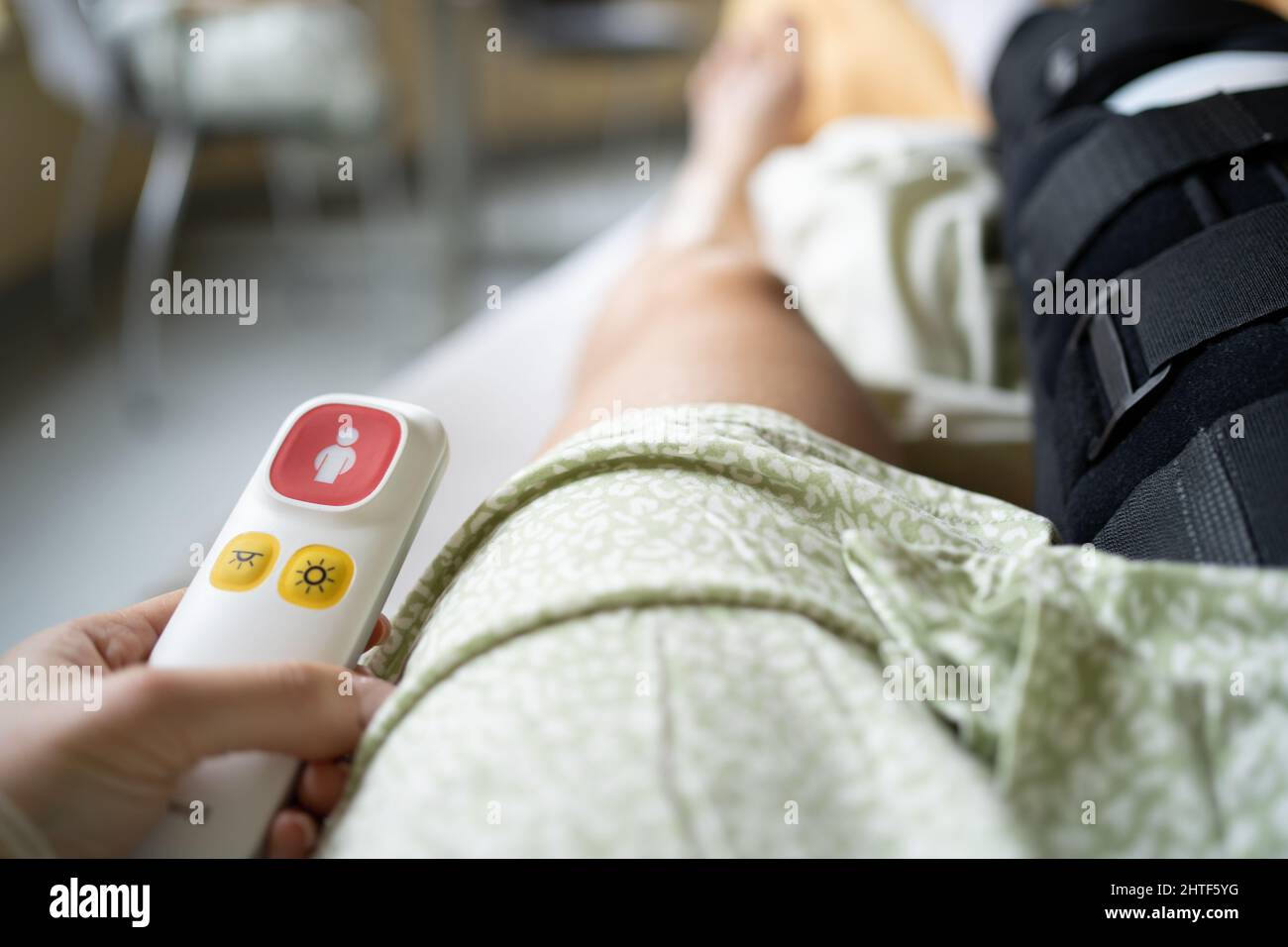 Young woman in the hospital after surgery Stock Photo - Alamy
