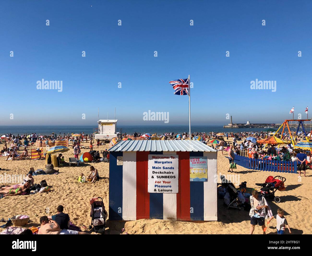Landscape view of a beach in Margate, UK Stock Photo - Alamy