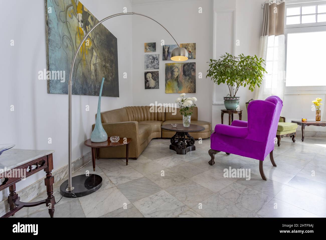 Cuba home chair window interior hi-res stock photography and images - Alamy