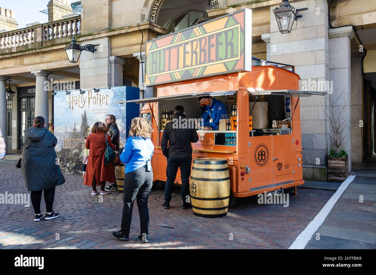 London drinks hi-res stock photography and images - Alamy