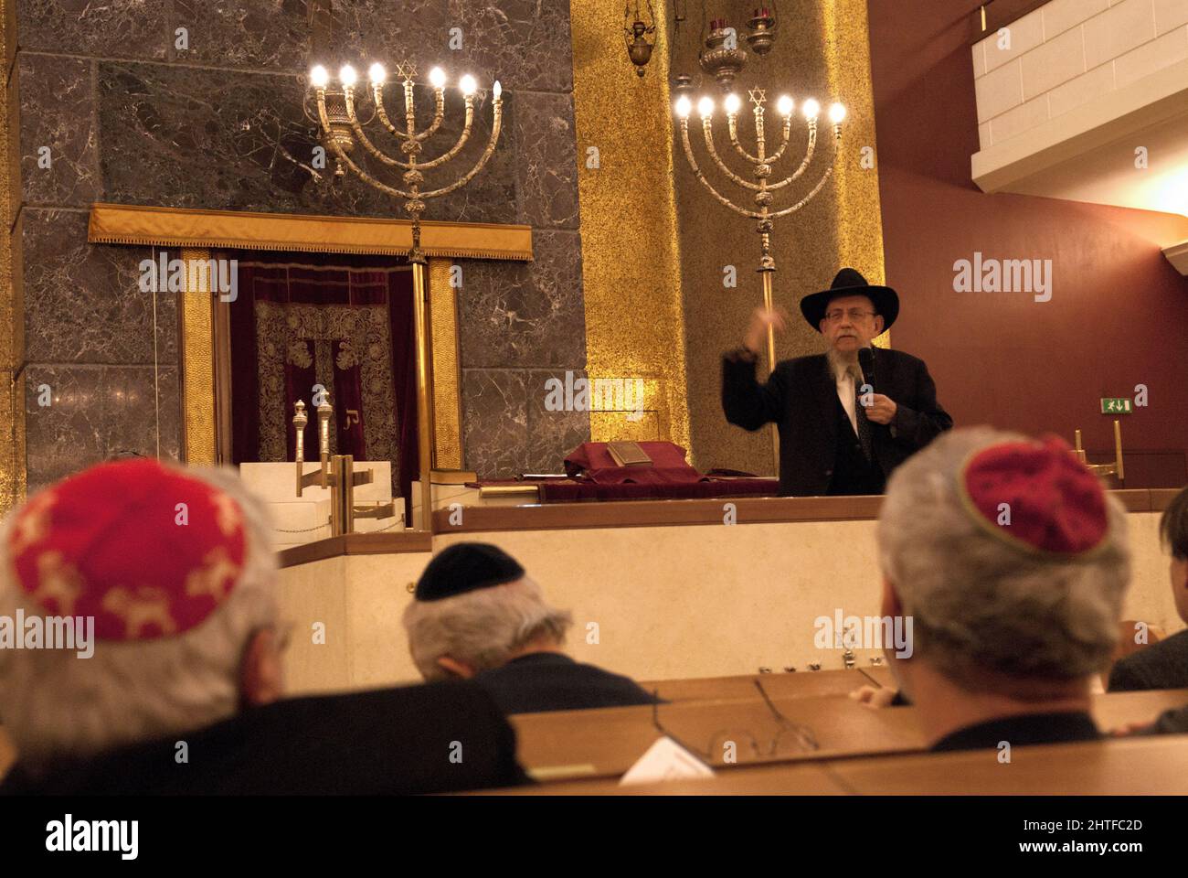 Old synagogue interior italy hi-res stock photography and images - Alamy
