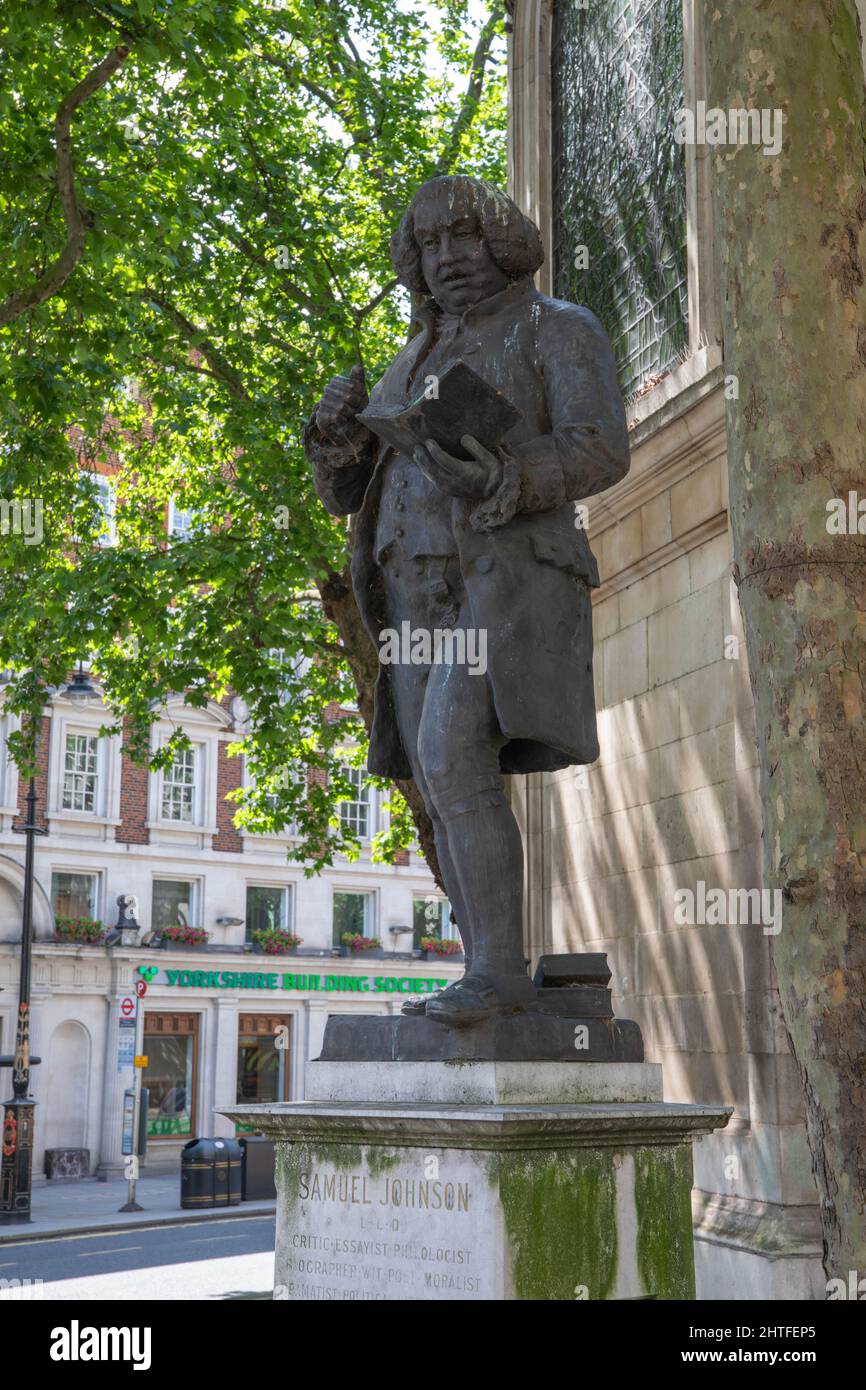 A sculpture of Dr Samuel Johnson Stock Photo - Alamy