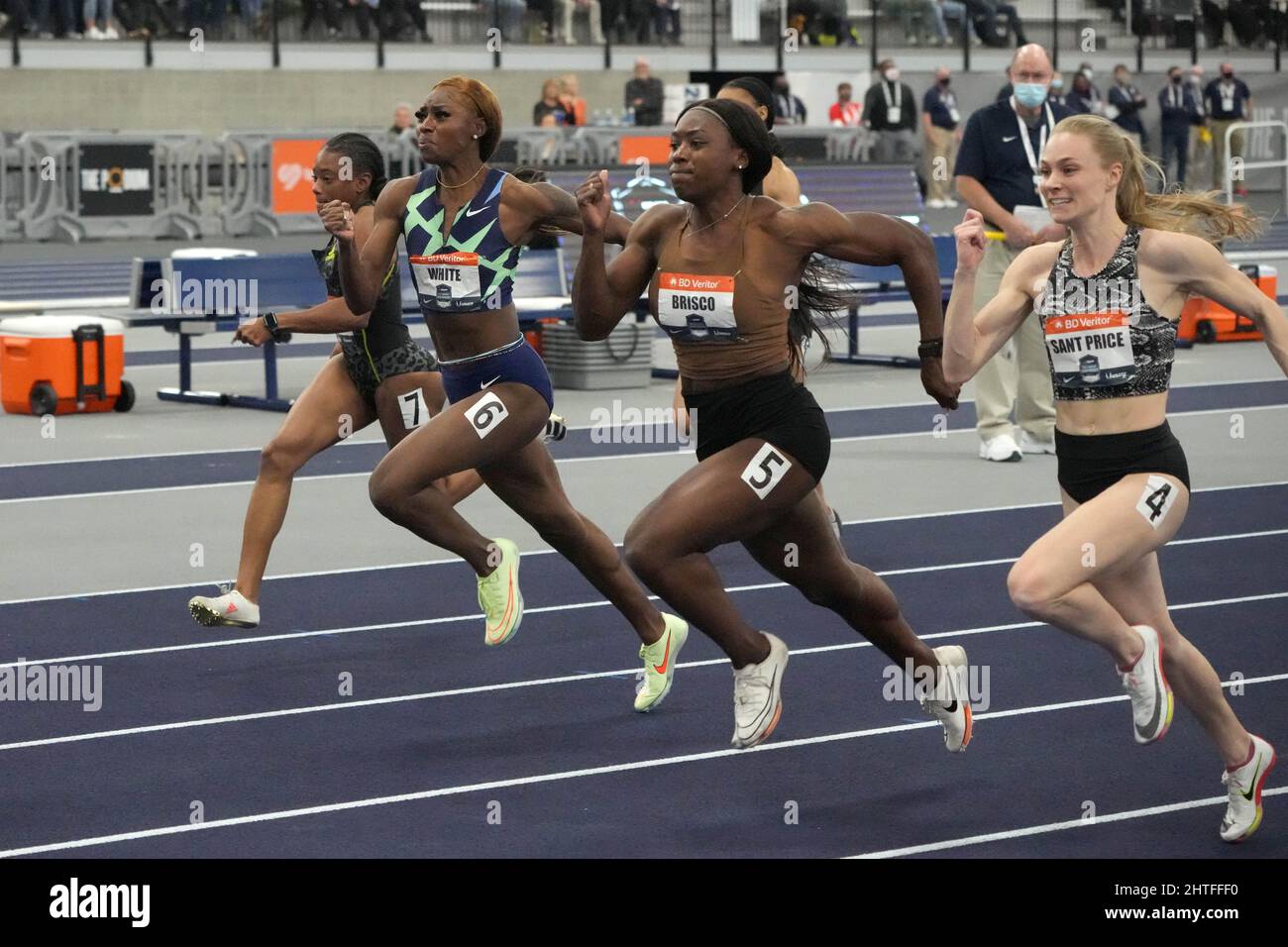 Mikiah Brisco (center) defeats Marybeth Sant Price (right) and Kayla ...