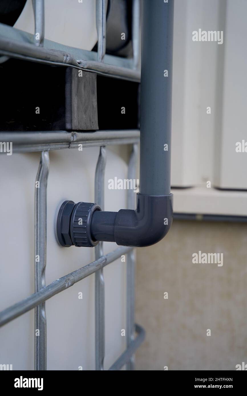 Irrigation system for watering a vertical green wall garden on behalf ...