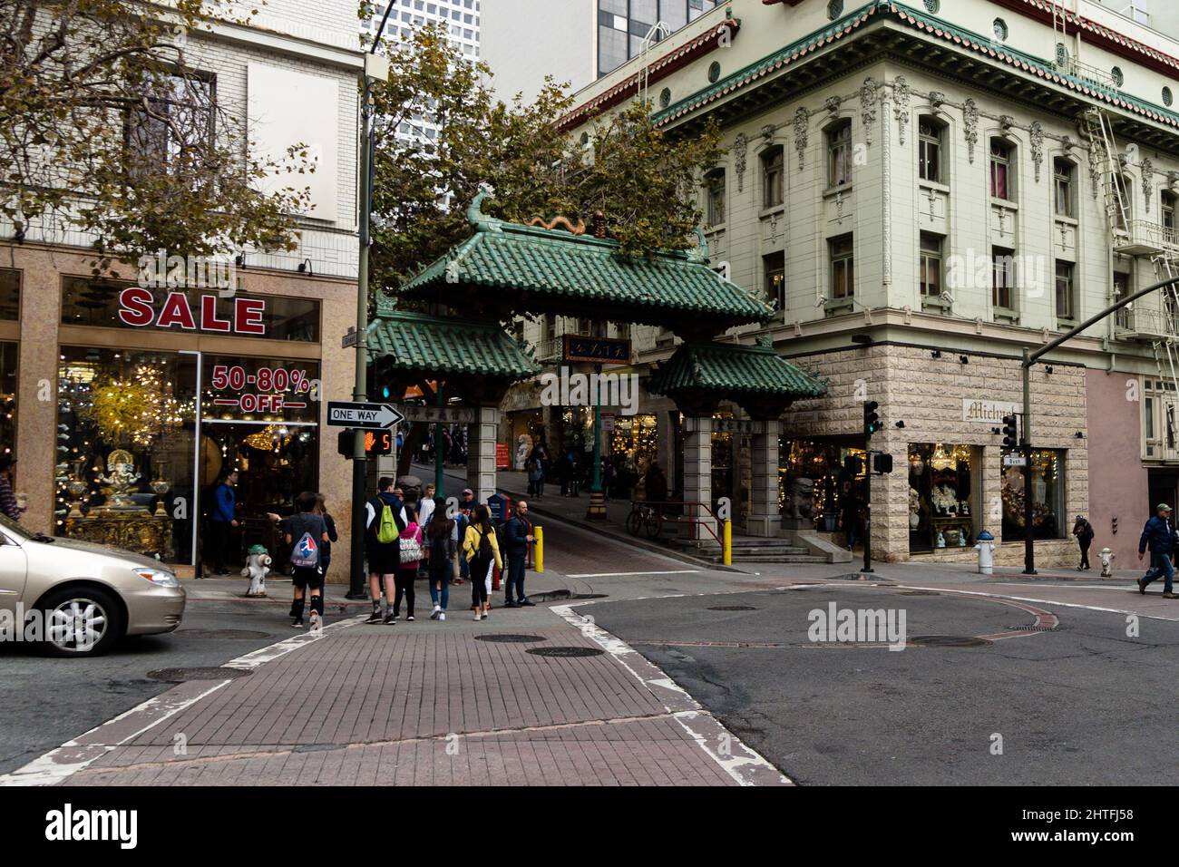 Entrance of the Dragon Gate china town in San Francisco Area, with ...