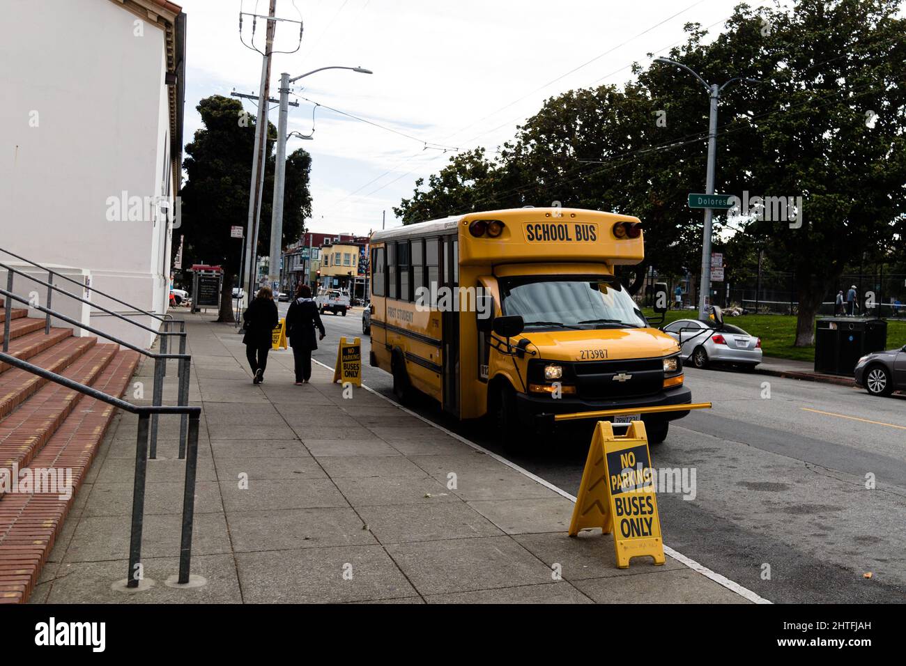 San francisco school bus hi-res stock photography and images - Alamy
